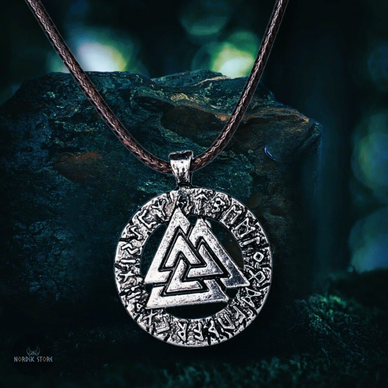 Valknut - Signification et Origine du Symbole Viking d'Odin