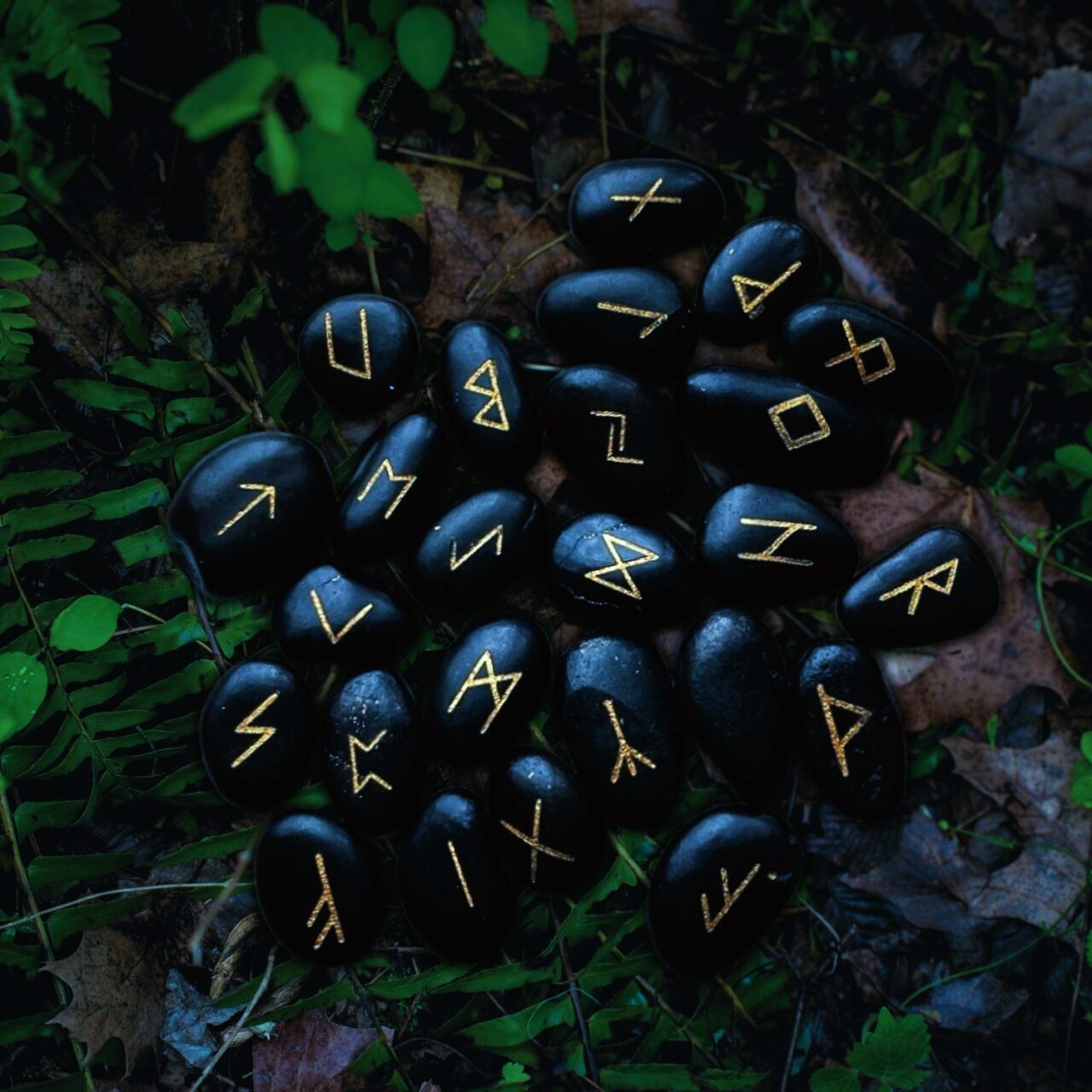 Runes de Protection Viking │ Le TOP 7 des Plus Protectrices